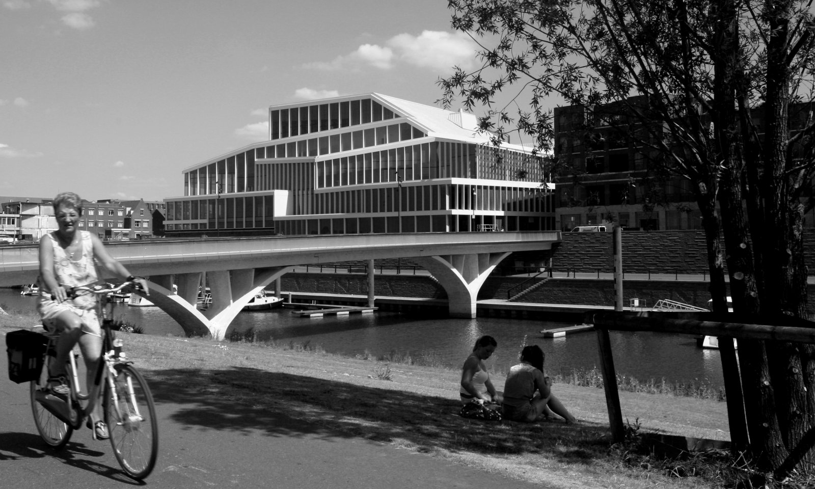 Theater De Maaspoort - DEDRIE ARCHITECTEN
